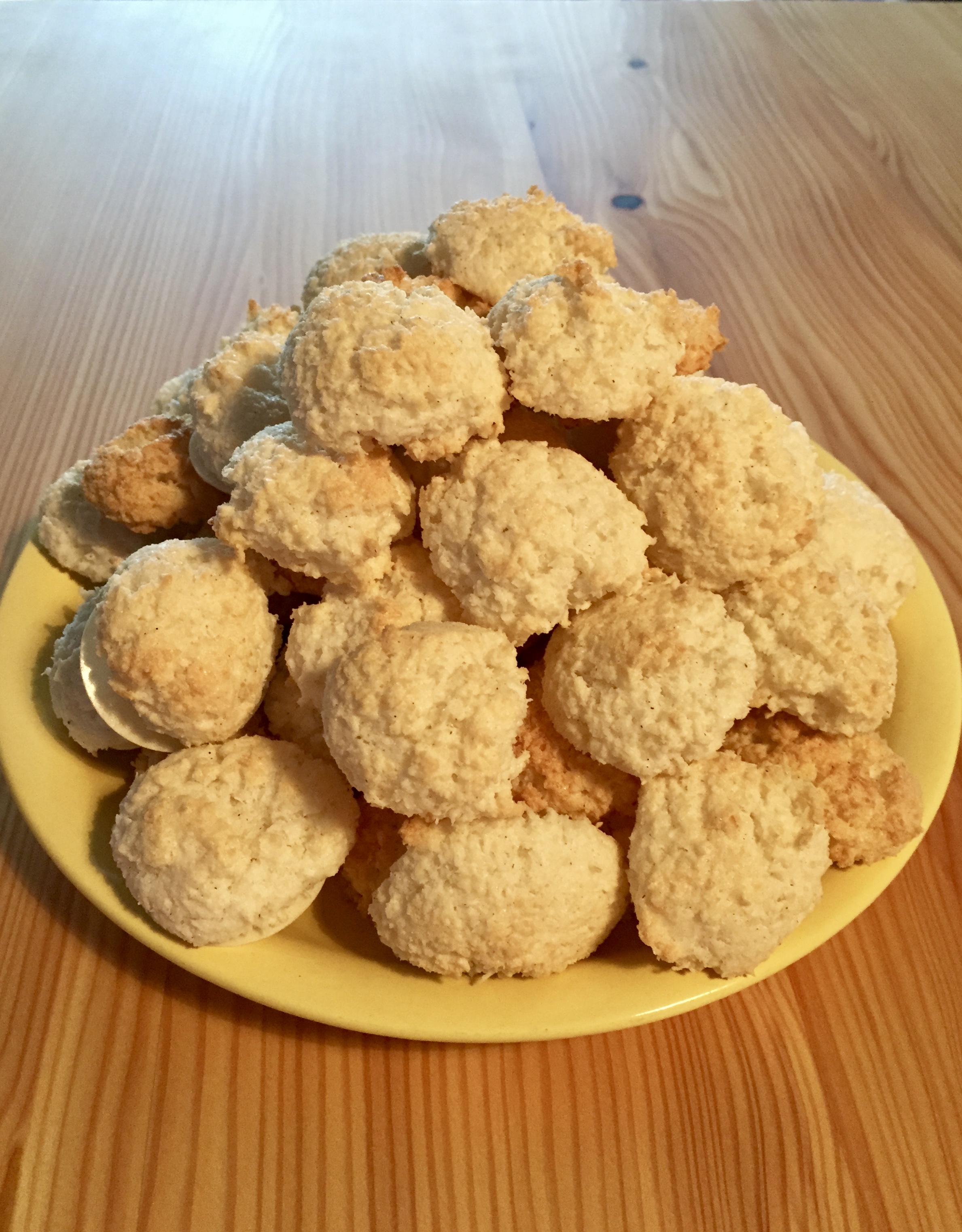 Coconut macaroons – Queen Bee's World